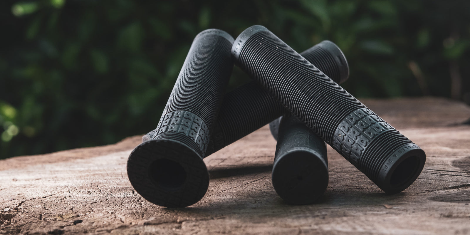 DMR 25 Grips: Park, Street & Dirt Jump Grip – DMR Bikes