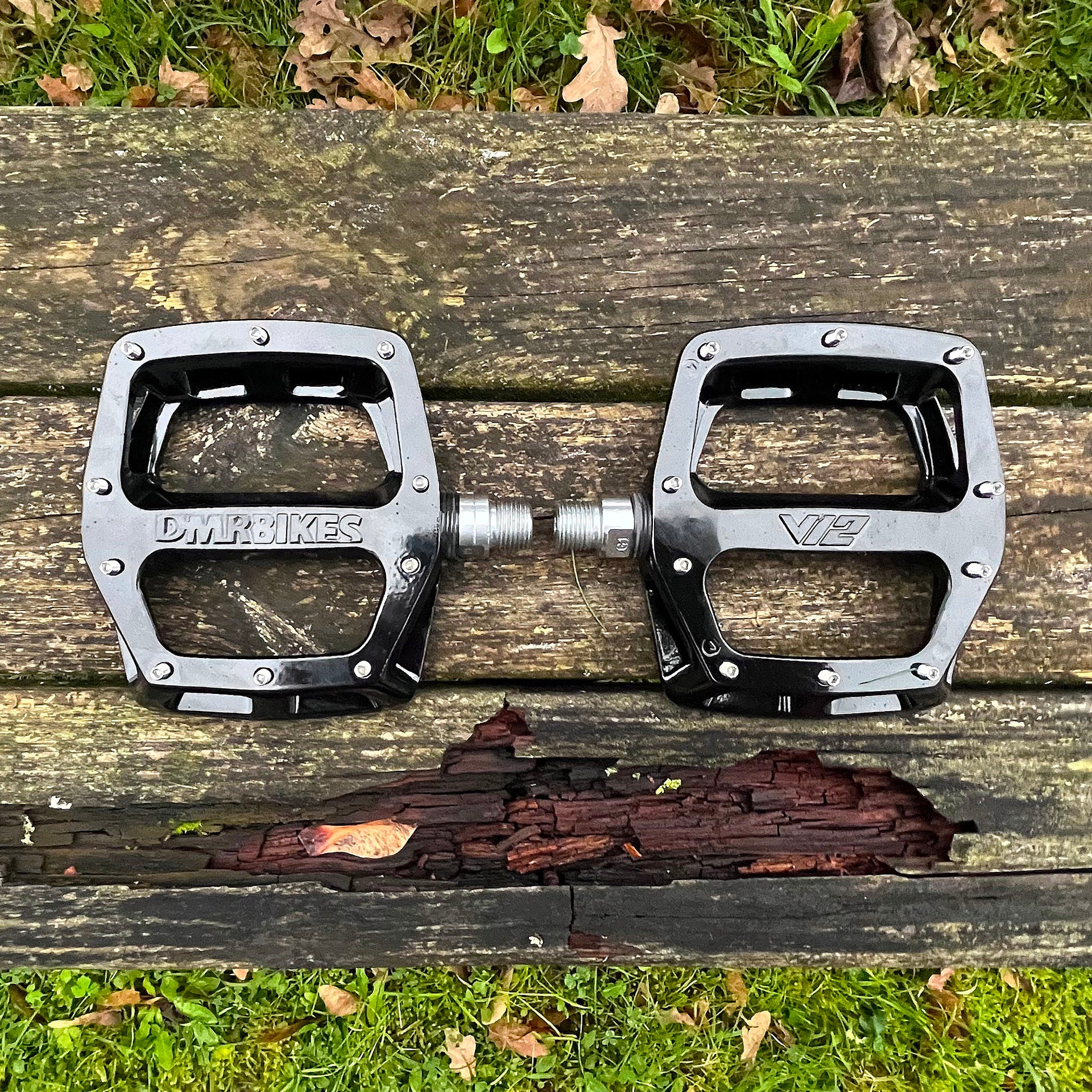 DMR V12 Mg - Magnesium Bike Flat Platform Pedal – DMR Bikes